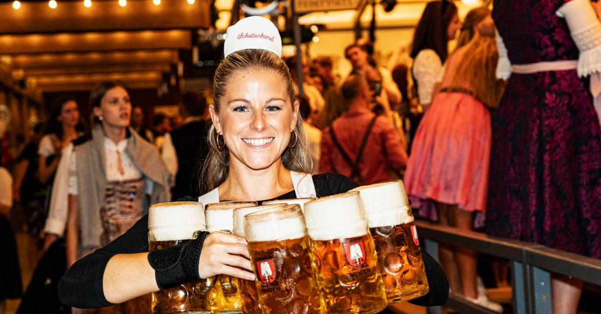 Oktoberfest in Munich: A day with a waitress and behind the scenes