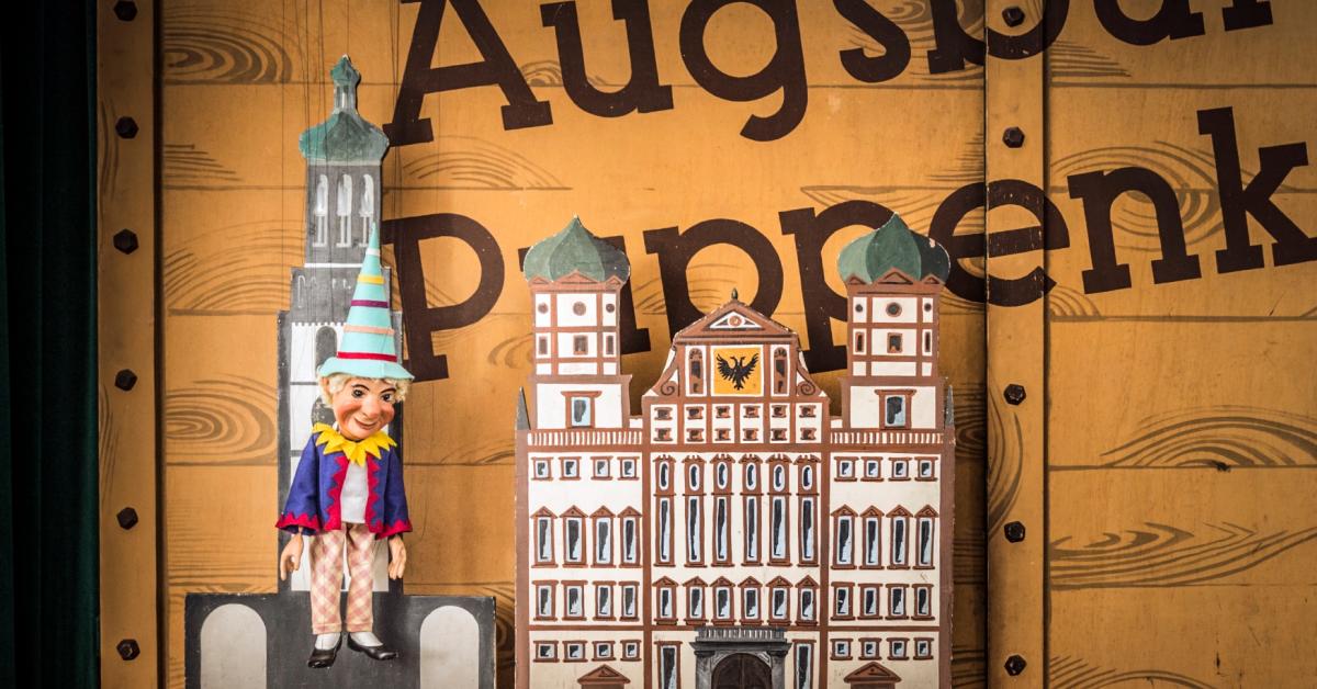 Behind the scenes of the Augsburger Puppet Show