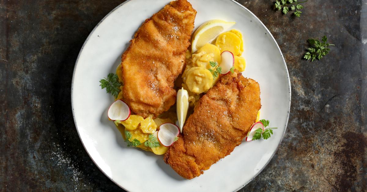 Recipe for pretzel schnitzel with Bavarian potato salad
